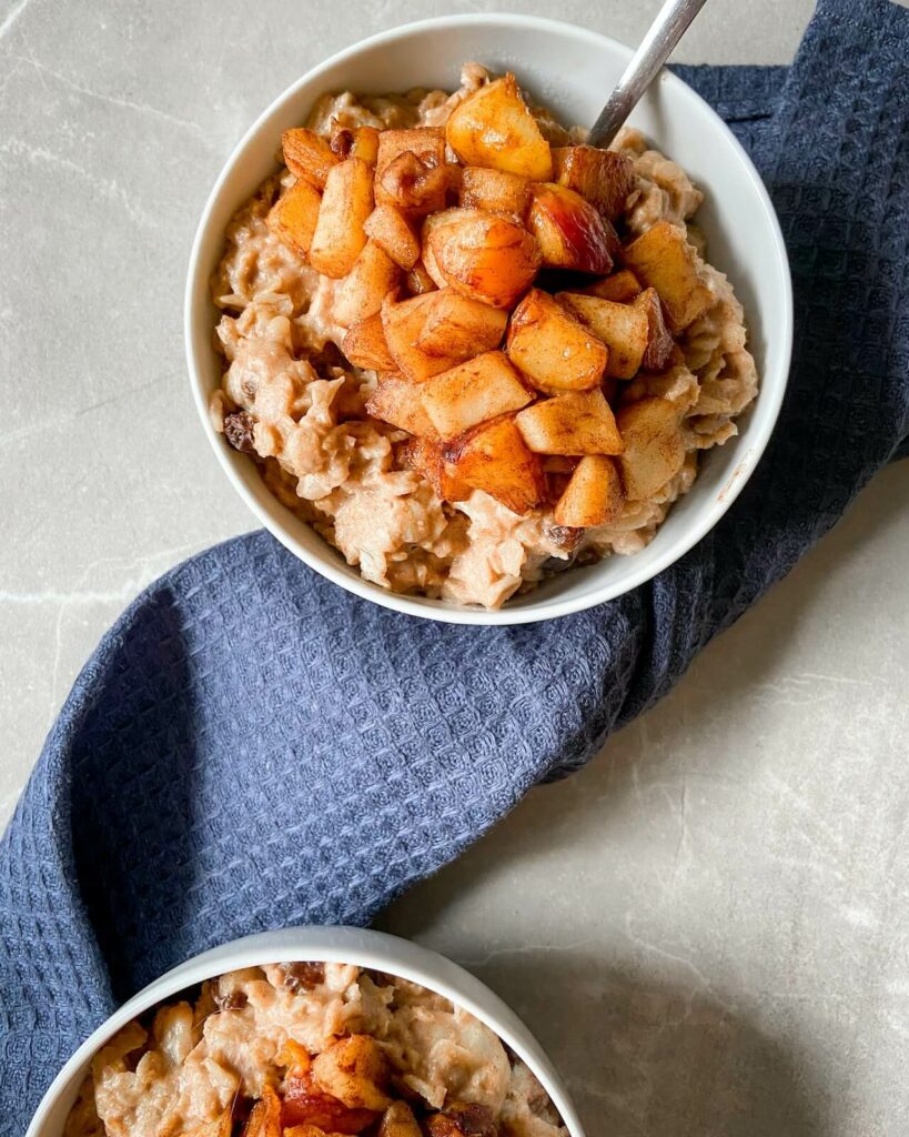Fall Breakfast Ideas: Apple Cinnamon Oatmeal | Autumn and Bliss